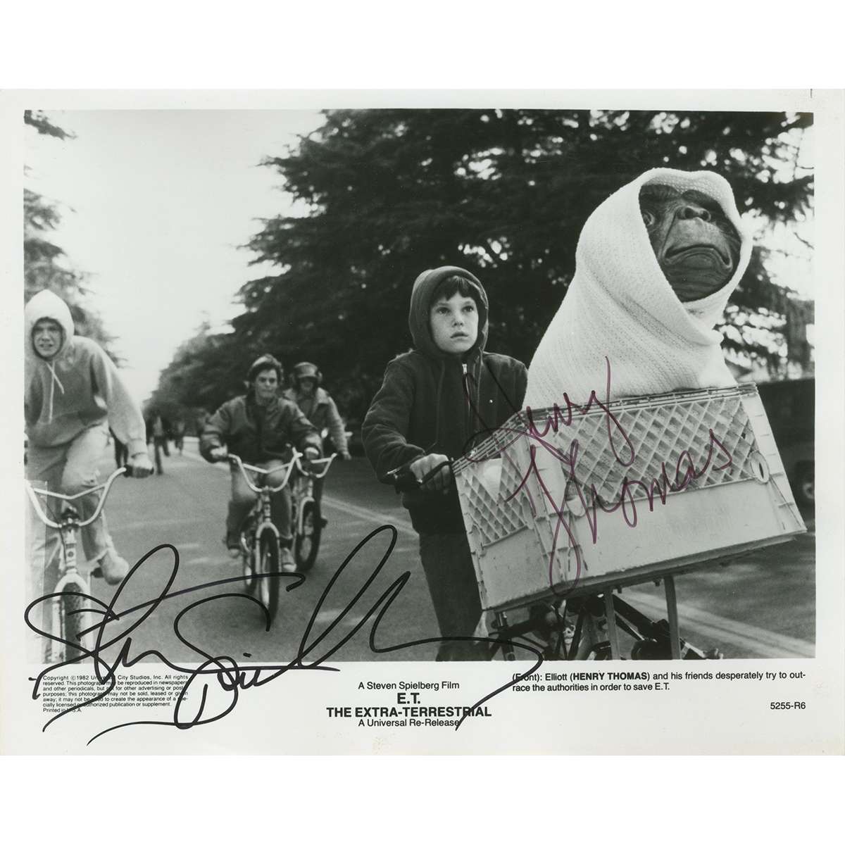 E.T. THE EXTRA-TERRESTRIAL US Signed Photo