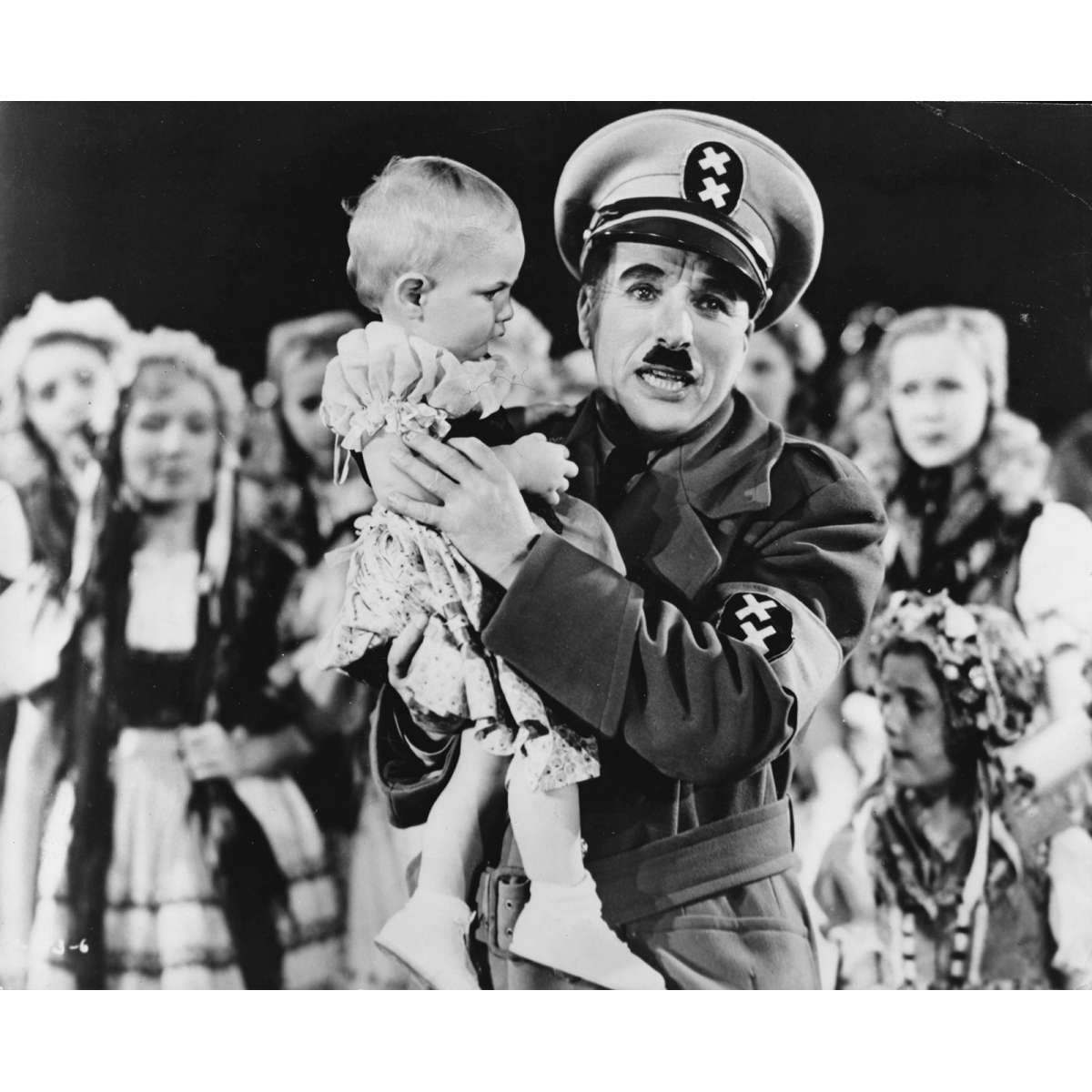THE GREAT DICTATOR Italian Movie Still - 8x10 in. - 1940 P-13-6